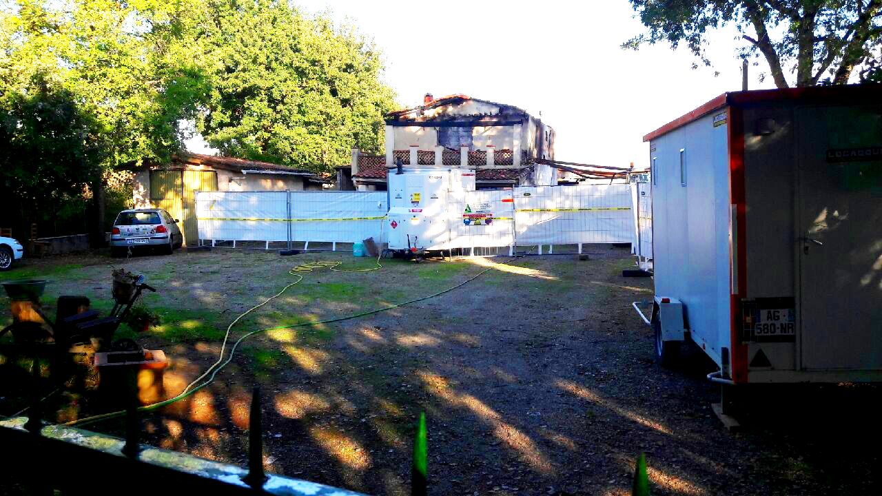 Soveamiant - Désamiantage extérieur Maison sinistré Pau - SOVEAMIANT ...